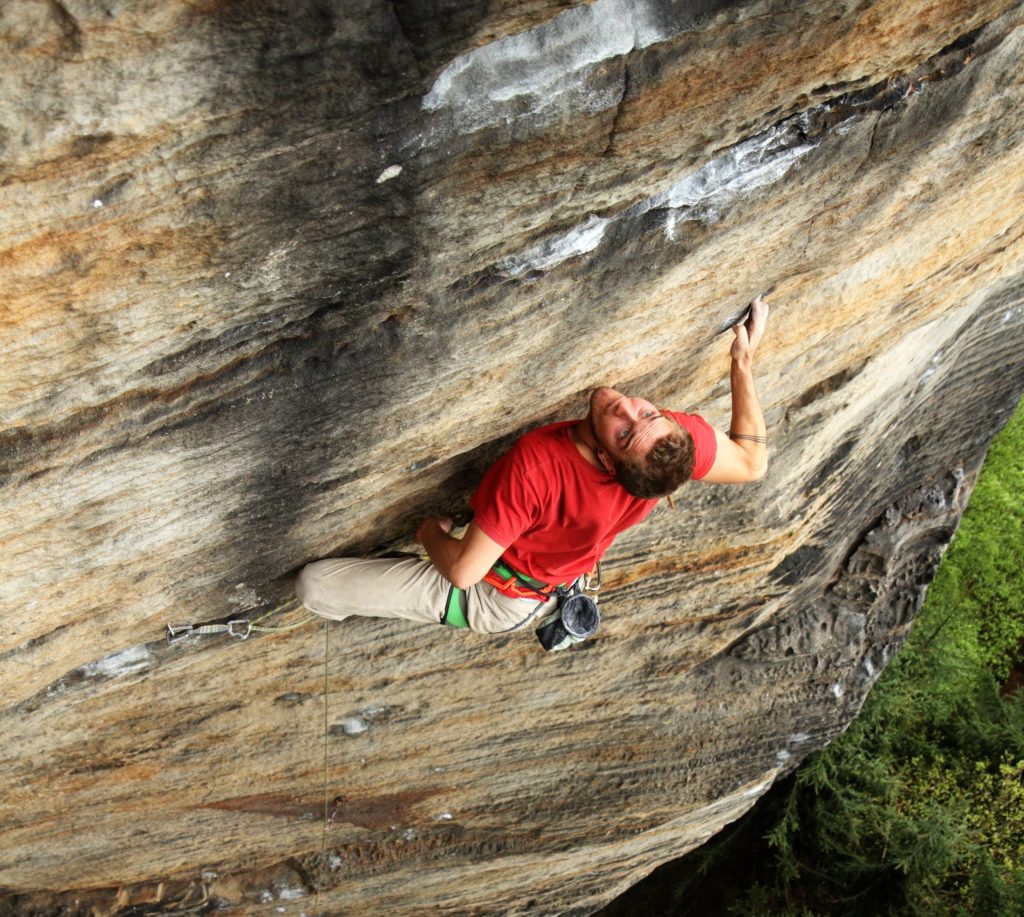 Tractions à un bras avec aide (ou non) - À PORTÉE DE DOIGTS